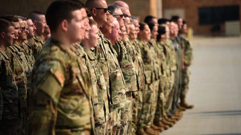 How To Find Out How Someone Was Discharged From The Military? | Ako Offline